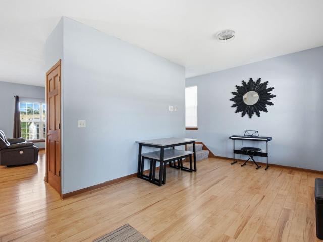 3830 Creekside Dr