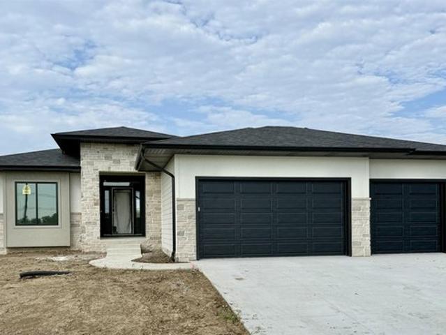3830 Prairie Breeze Rd, Lincoln, NE 68516