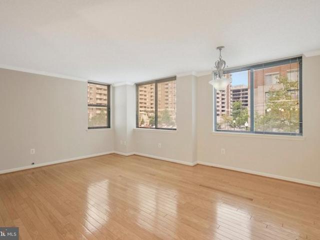 3830 9th St N Apt 203W, Arlington, VA 22203