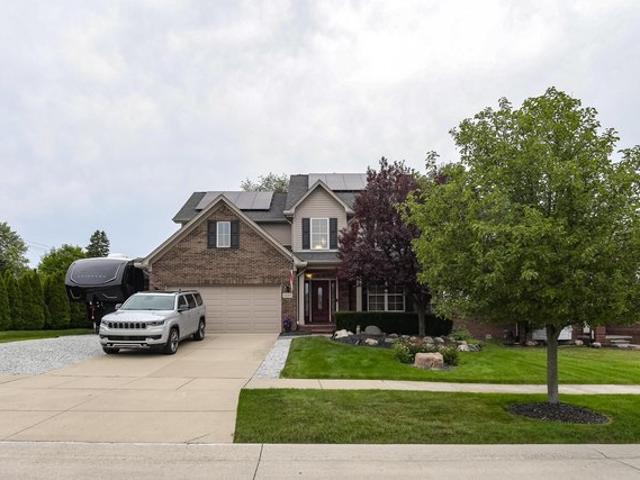 38315 Maple Dr, Clinton Township, MI 48038