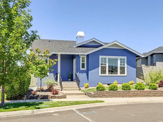 3831 Creek Mont Dr, Medford, OR 97504