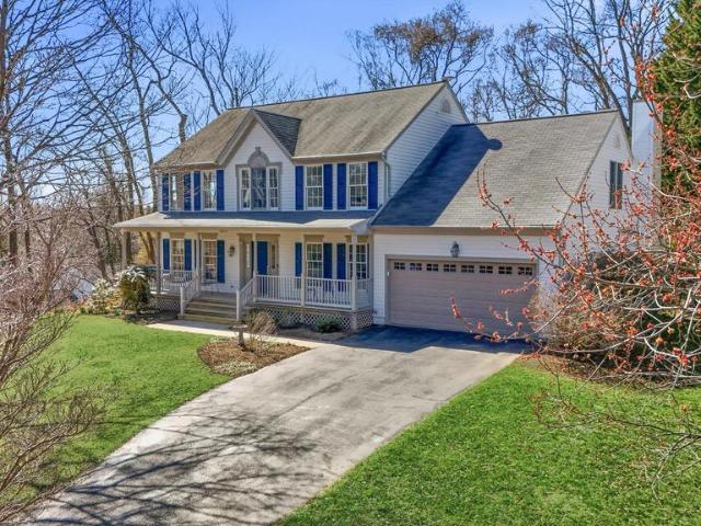 3831 Parrot Drive
