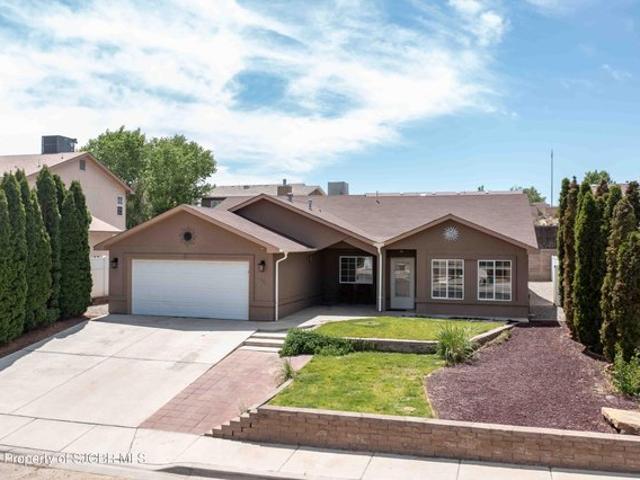 3831 Sherwood St, Farmington, NM 87402