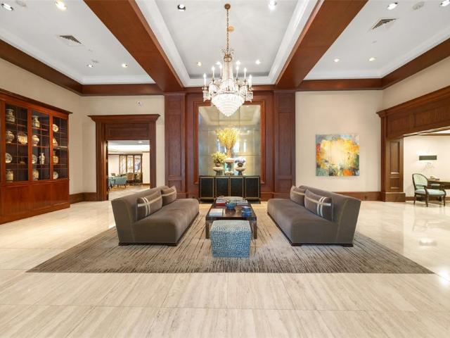 3831 Turtle Creek Boulevard # 7E