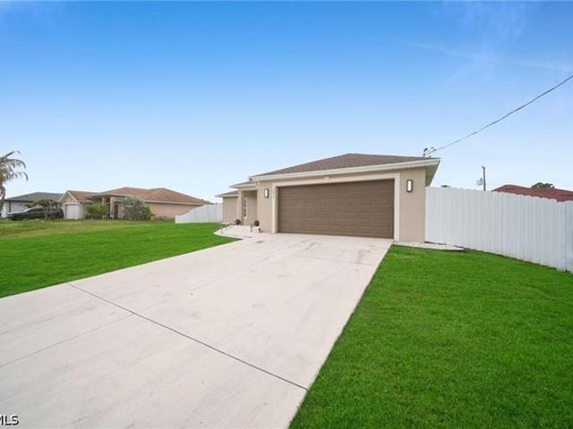 3831 21st St W, Lehigh Acres, FL 33971