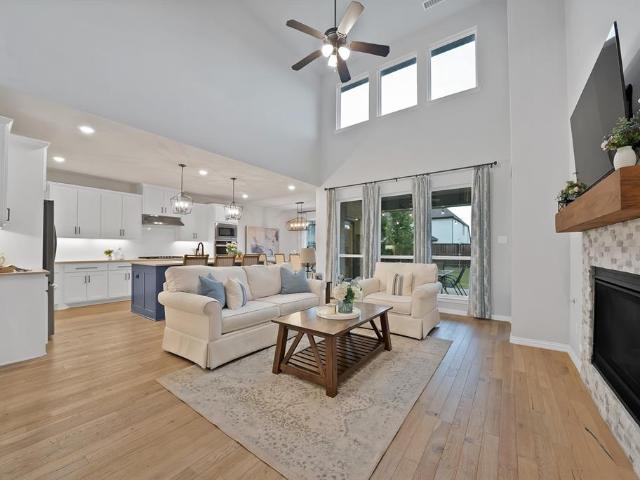 3832 Blue Yucca Lane