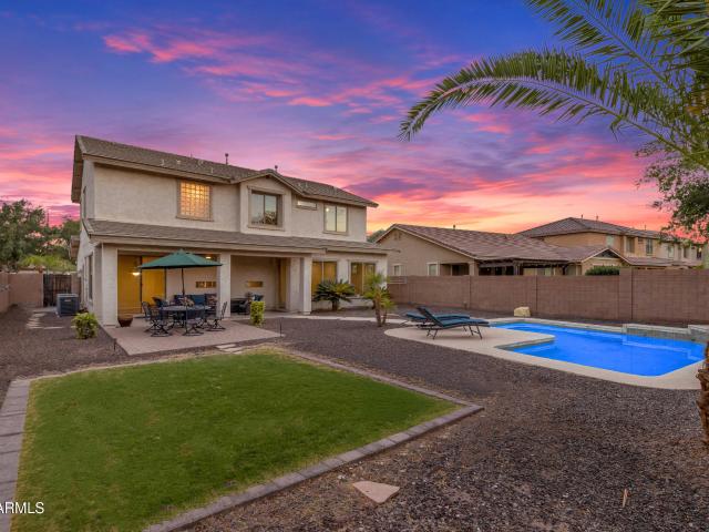 3832 e old stone circle n