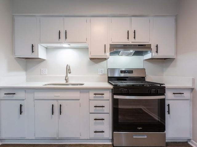 3833 Cuming 1 Bedroom Apartment for Rent at 3833 Cuming St, Omaha, NE 68131 Joslyn Castle