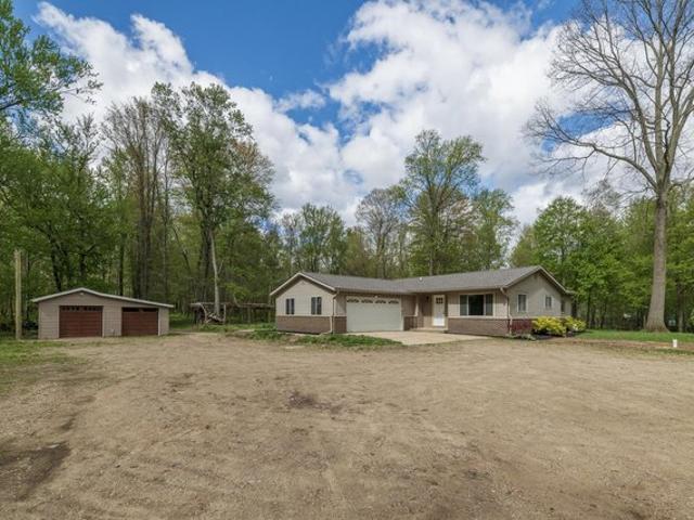 3833 th Ave, Paw, MI 49079