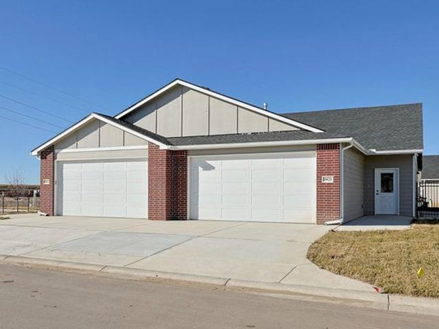 3833 3 S Bluelake Ct, Wichita, KS 67215