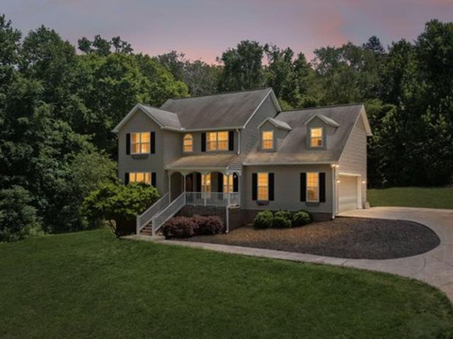 383 Bloomington Dr, Dalton, GA 30721