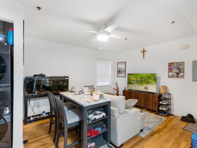 383 Broad St # 2