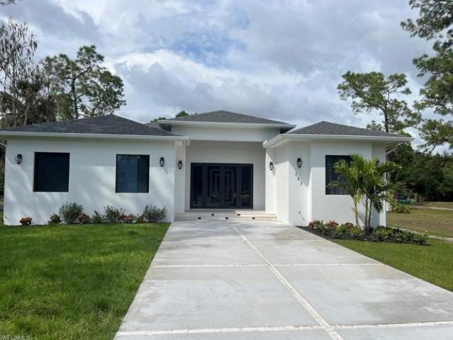 383 Golden Gate Blvd W, Naples, FL 34120