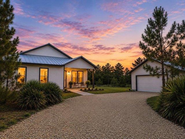 383 Gramercy Plantation Blvd, Eastpoint, FL 32328