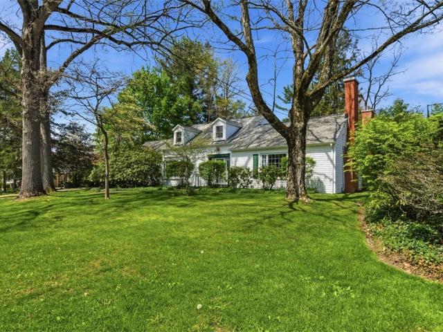 383 Hamilton Ave