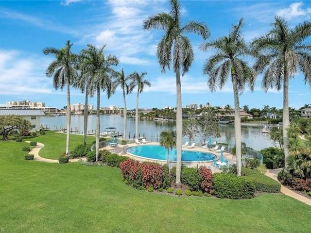 383 Harbour Dr Apt 304, Naples, FL 34103