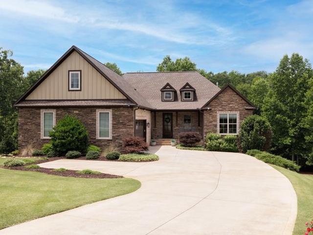 383 Island Green Ln, Inman, SC 29349