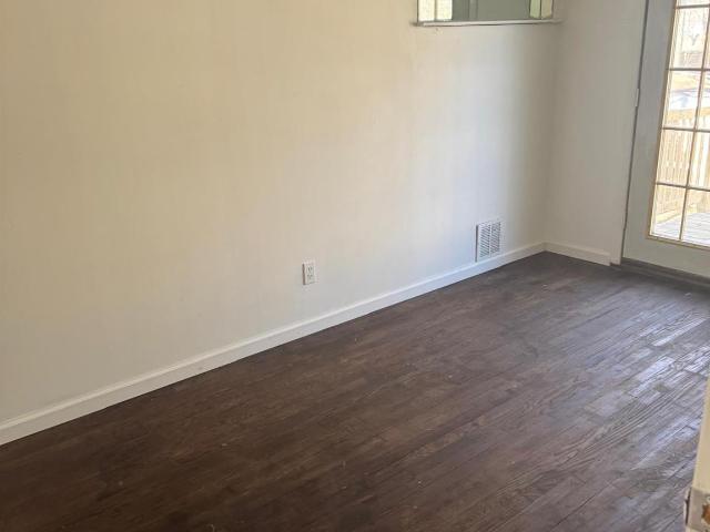 383 Locust Street