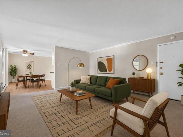 383 Lakeside Rd Apt 205, Ardmore, PA 19003