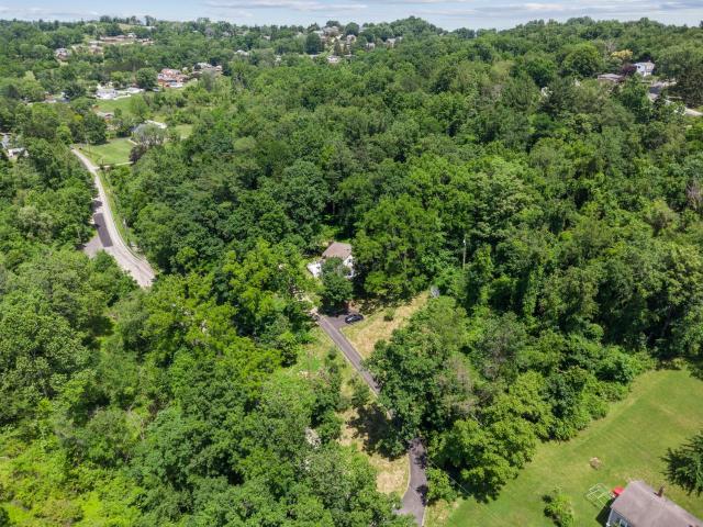 383 Lakeview Dr