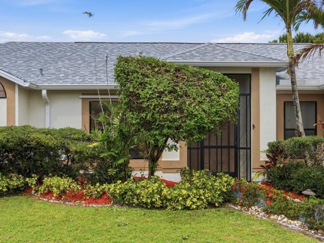 383 SE Whitmore Dr, Port Saint Lucie, FL 34984