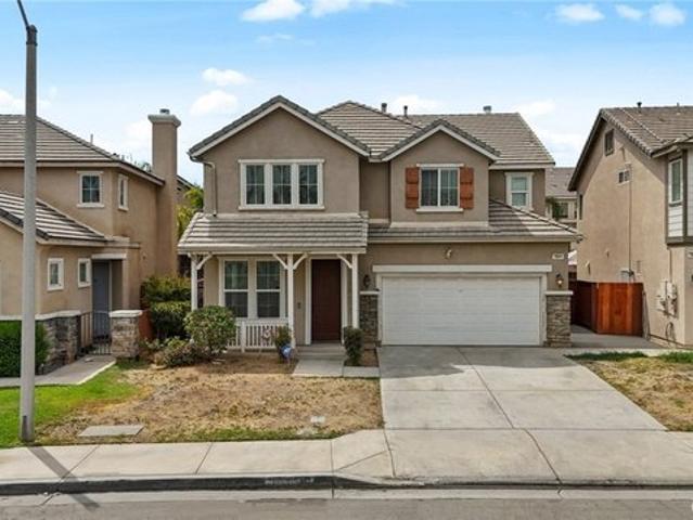 3845 Bluff St, Perris, CA 92571