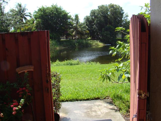 3845 Victoria Dr, West Palm Beach, FL 33406 | MLS #B26015