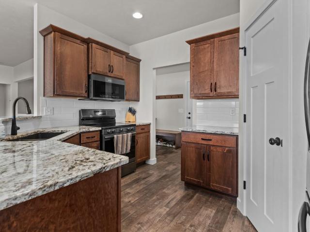 3846 E ZION Lane