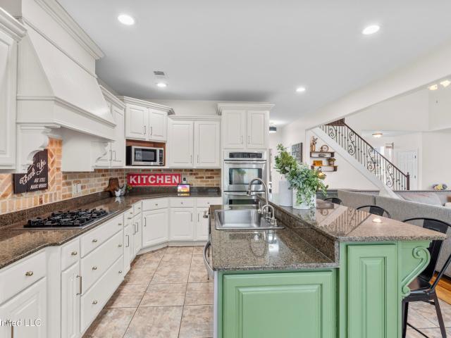 3847 Woodcrest Drive