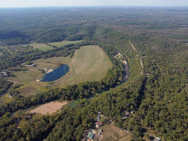 3848 E Lindburg Rd, Cuba, MO 65453