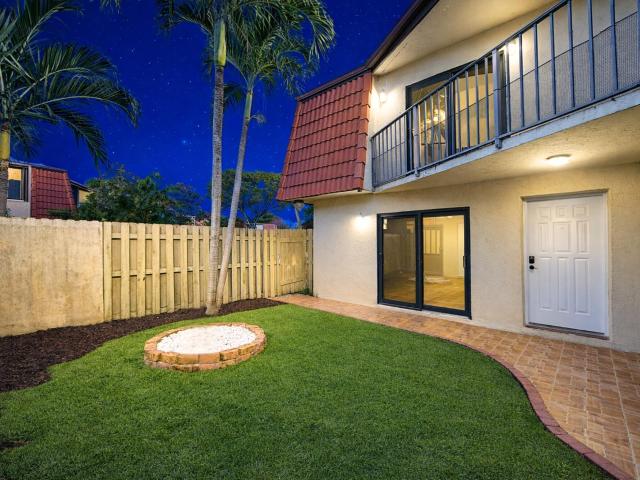 3849 Victoria Dr, West Palm Beach, FL 33406 | MLS #R11163