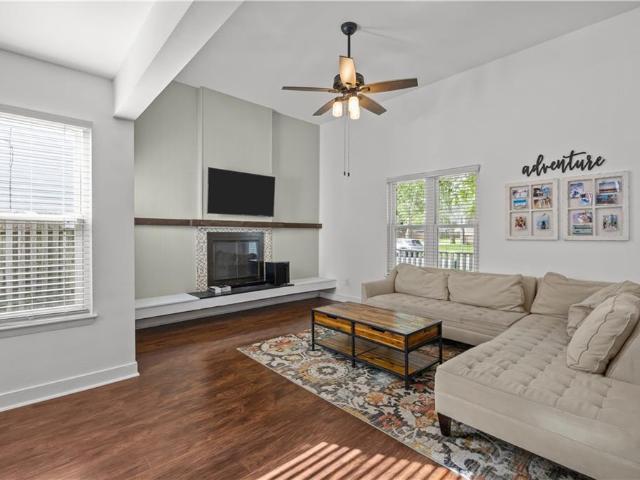 3840 Forestwood CT