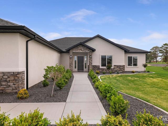 3840 Susan Cir E