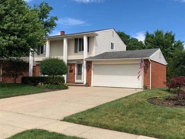 38420 Mason St, Livonia, MI 48154