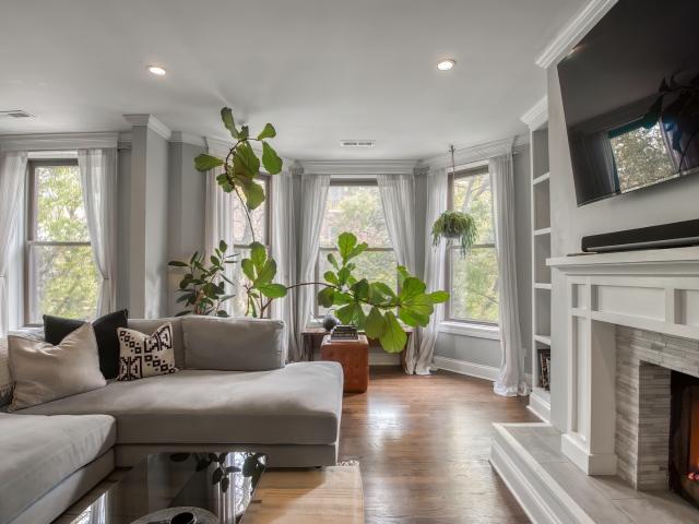 3842 N Sheffield Avenue # 303
