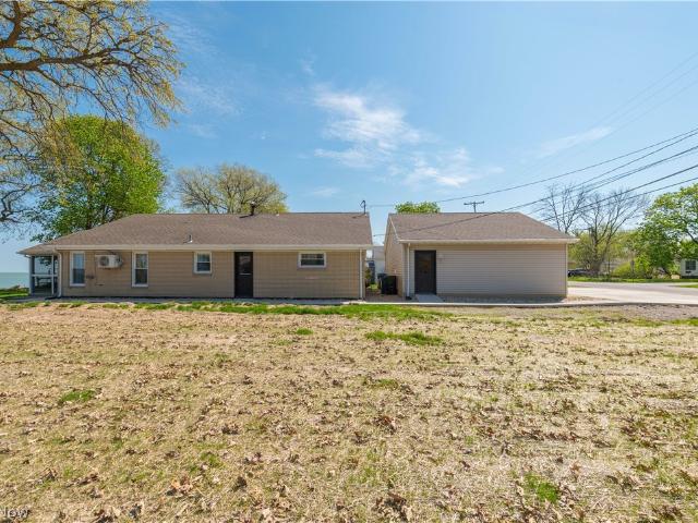 3842 Edgewater Drive
