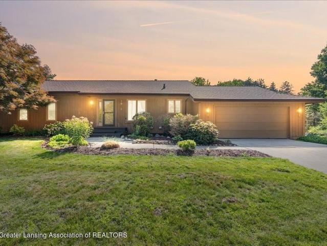 3842 Pine Knoll Dr, Okemos, MI 48864