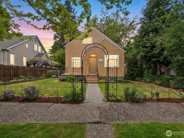 3842 S D St, Tacoma, WA 98418