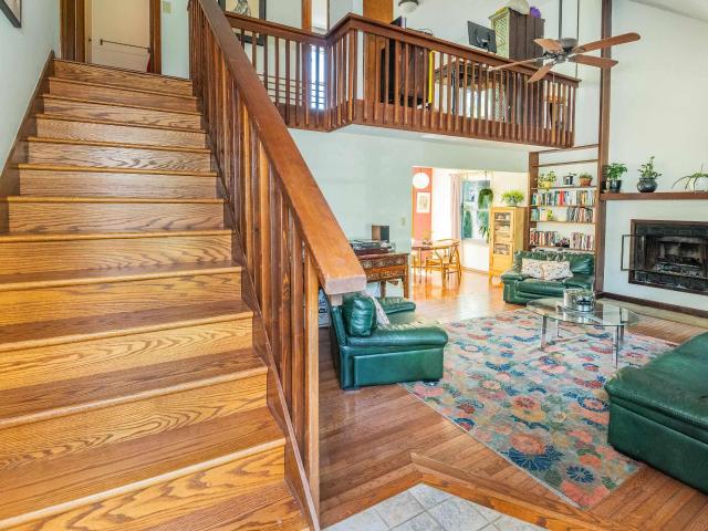 3842 S Laurel Court