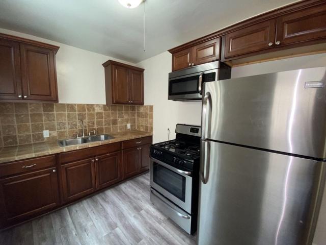 384 2 Bedroom Apartment for Rent at 724 E Cedar Ave, Burbank, CA 91501