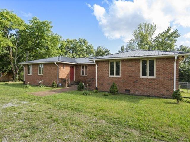 384 Columbia Ave, Centerville, TN 37033