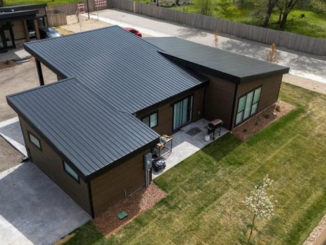 384 and 388 W London St, Middleton, ID 83644