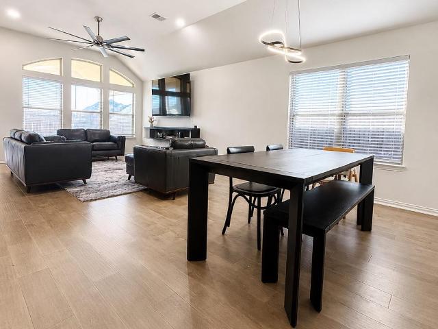 384 Biscayne Bay Bnd