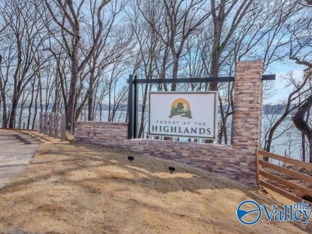 384 Highland Cv, Florence, AL 35634