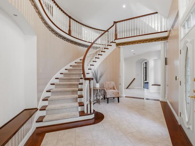 384 ledgewood drive