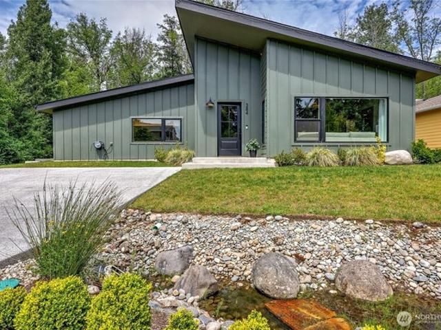 384 NW Ruth Ln, Bremerton, WA 98310