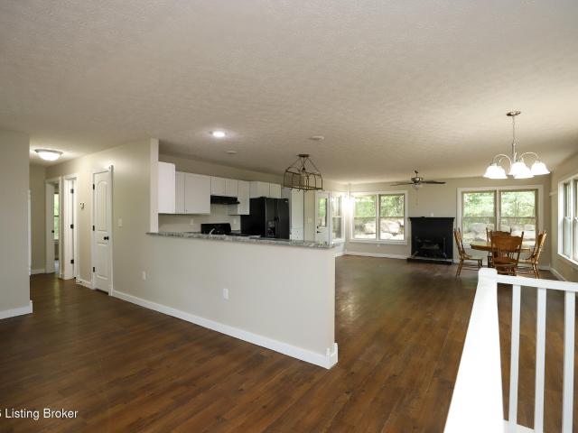 384 Schoolside Dr