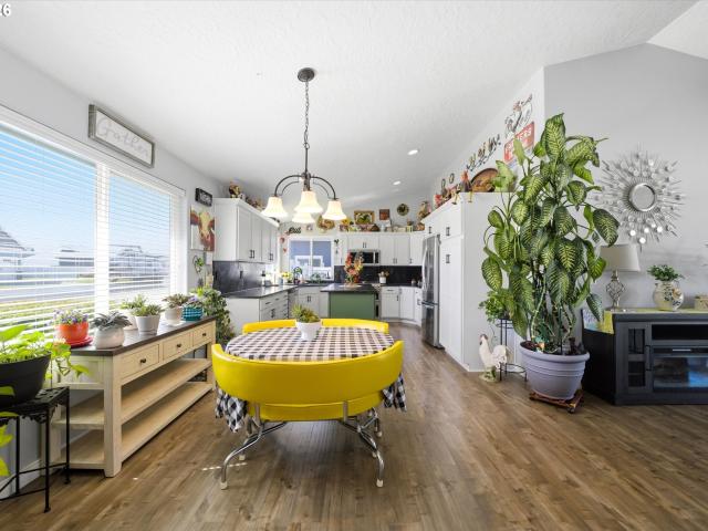 384 sw cottonwood dr