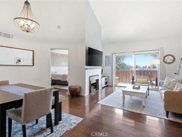 384 Redondo 401