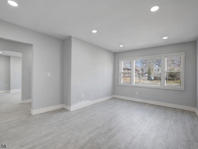 384 W Palisade Ave